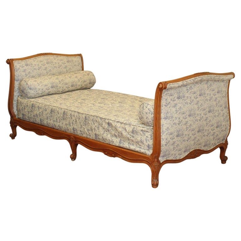 Louis XV Style Upholstered Day Bed WS17 For Sale at 1stDibs