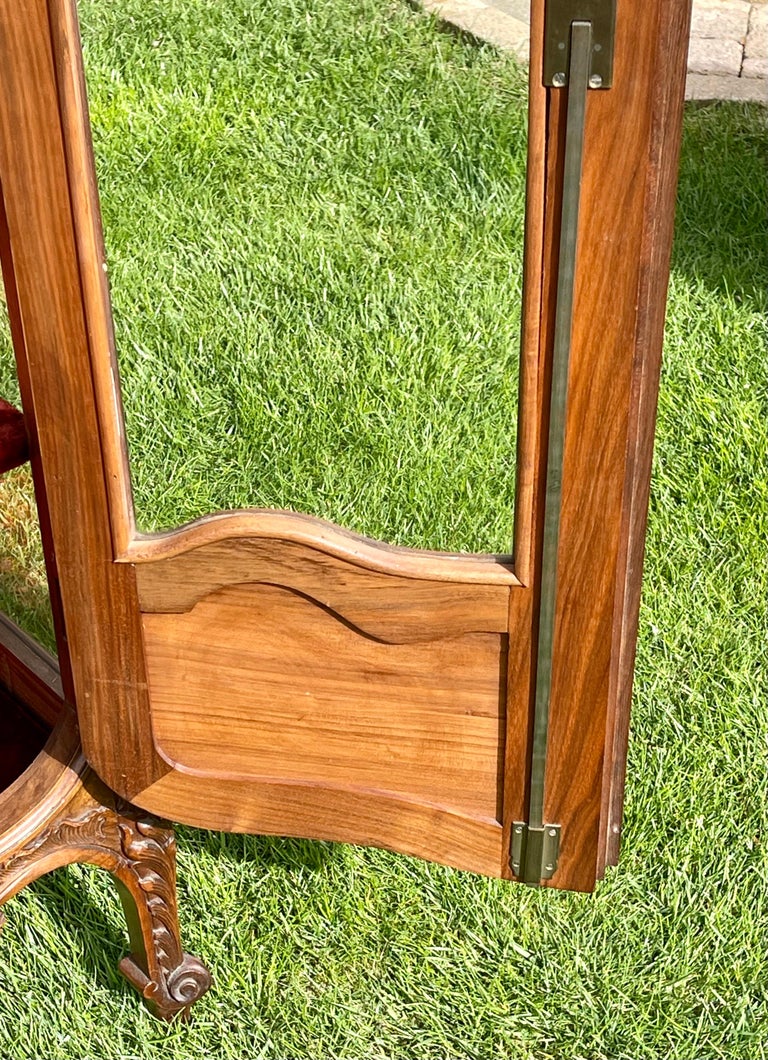 Louis XV Style Walnut Showcase 19th century For Sale at 1stDibs