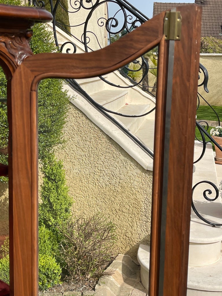 Louis XV Style Walnut Showcase 19th century For Sale at 1stDibs