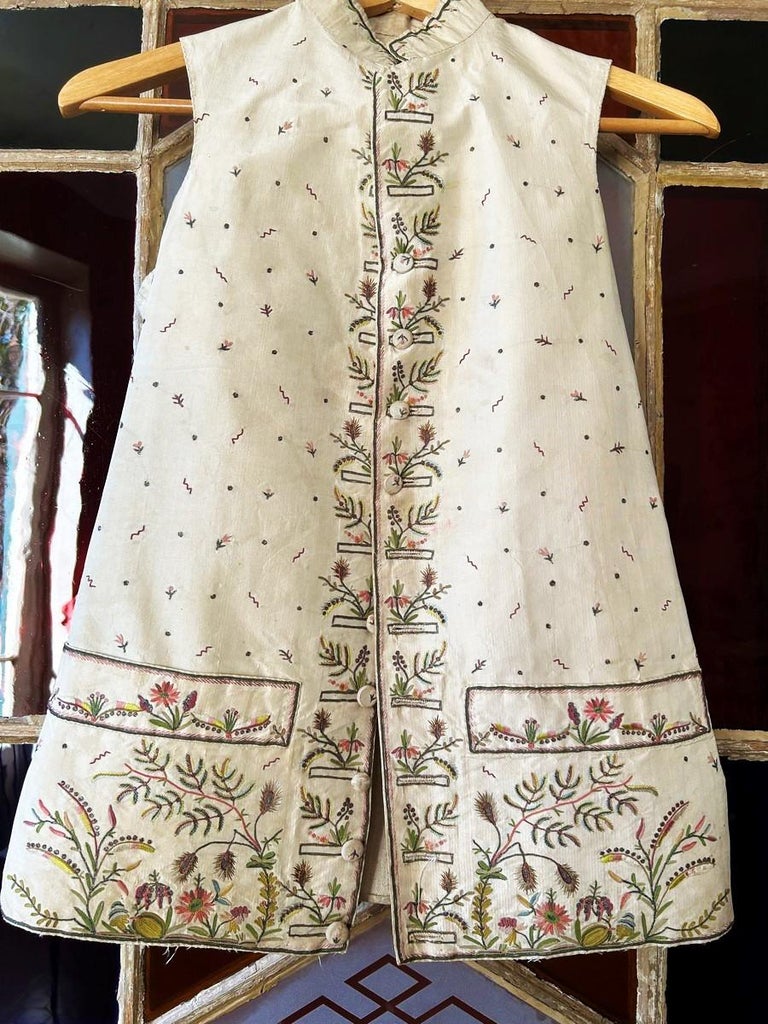 Louis XVI court waistcoat in embroidered taffeta - France Circa 1785 ...