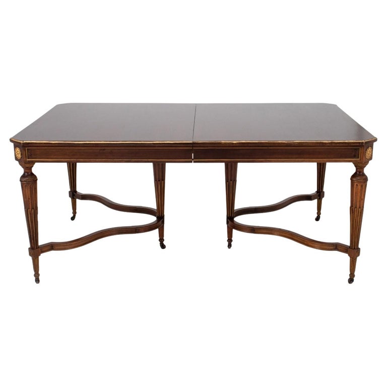 Grande table à manger en acajou de style Louis XVI En vente sur 1stDibs