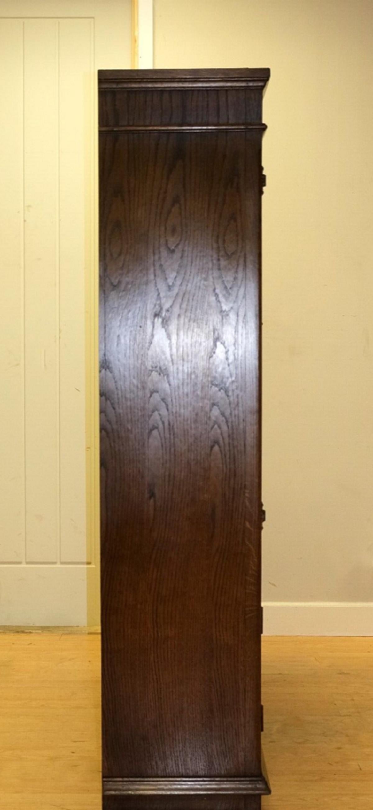 LOVELY 20TH CENTURY BROWN OAK DiSPLAY CABINET WITH KEY and ADJUSTABLE ...