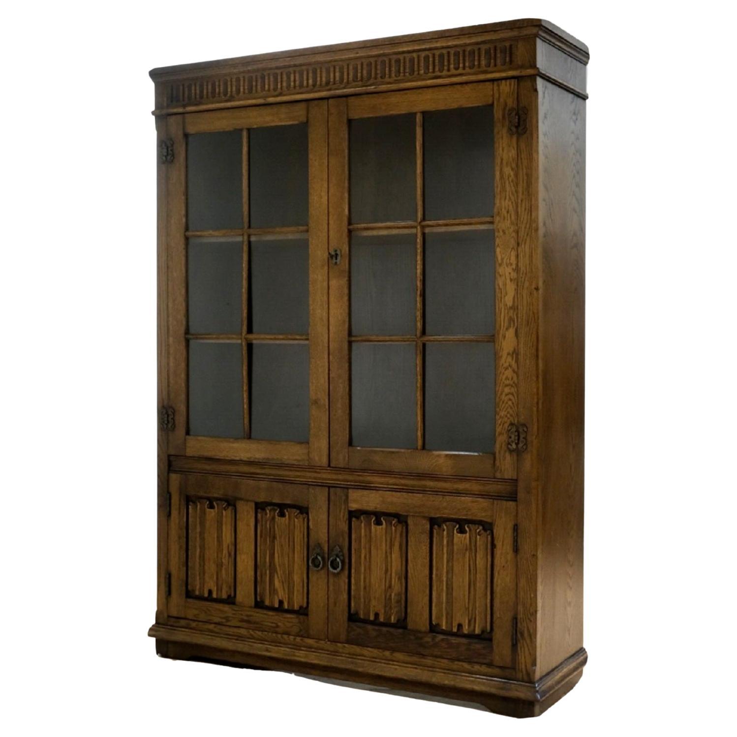 ViNTAGE DISPLAY CABINET ON QUEEN ANN STYLE LEGS WITH GLASS SHELVES and ...
