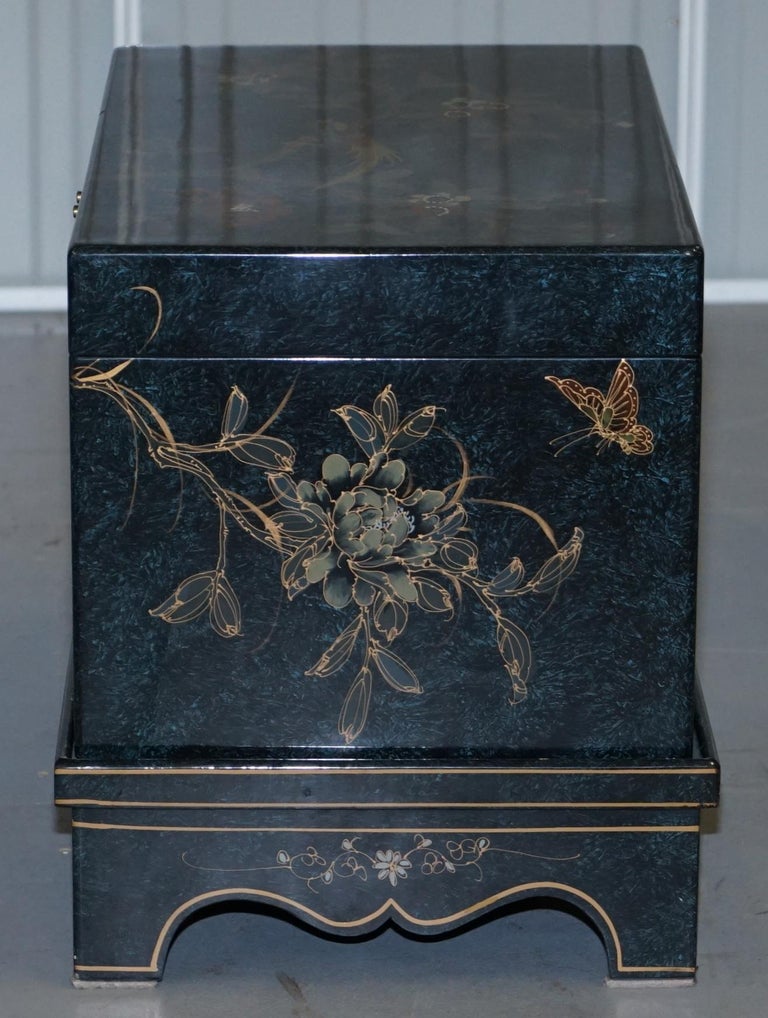 Lovely Decorative Chinese Chinoiserie Style Painted Trunk or Blanket ...