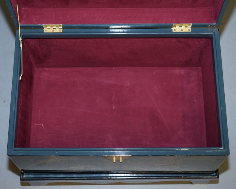 Lovely Decorative Chinese Chinoiserie Style Painted Trunk or Blanket ...