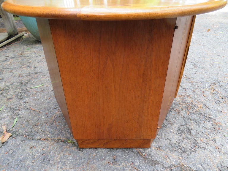 Lovely Pair Andre Bus Lane Acclaim Drum End Side Table, Mid-Century Modern For Sale at 1stDibs