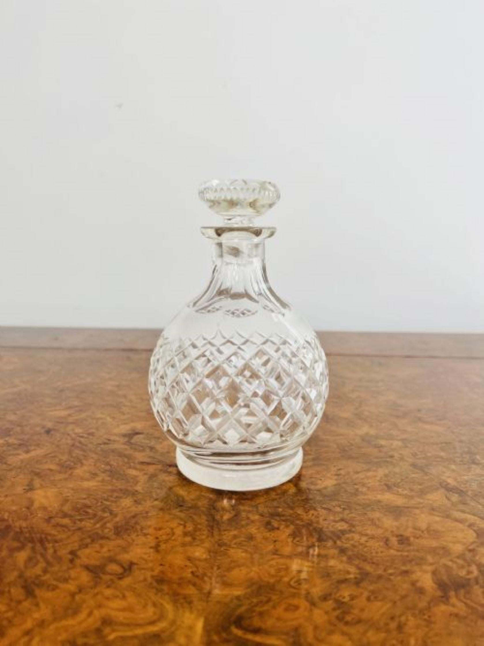 Lovely pair of cut glass antique Edwardian decanters For Sale at 1stDibs