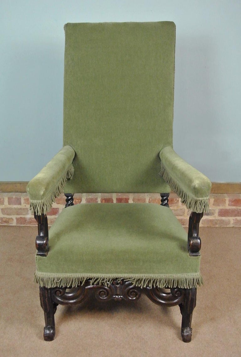 Lovely William and Mary Period Oak Armchair, c. 1690 For Sale at 1stDibs