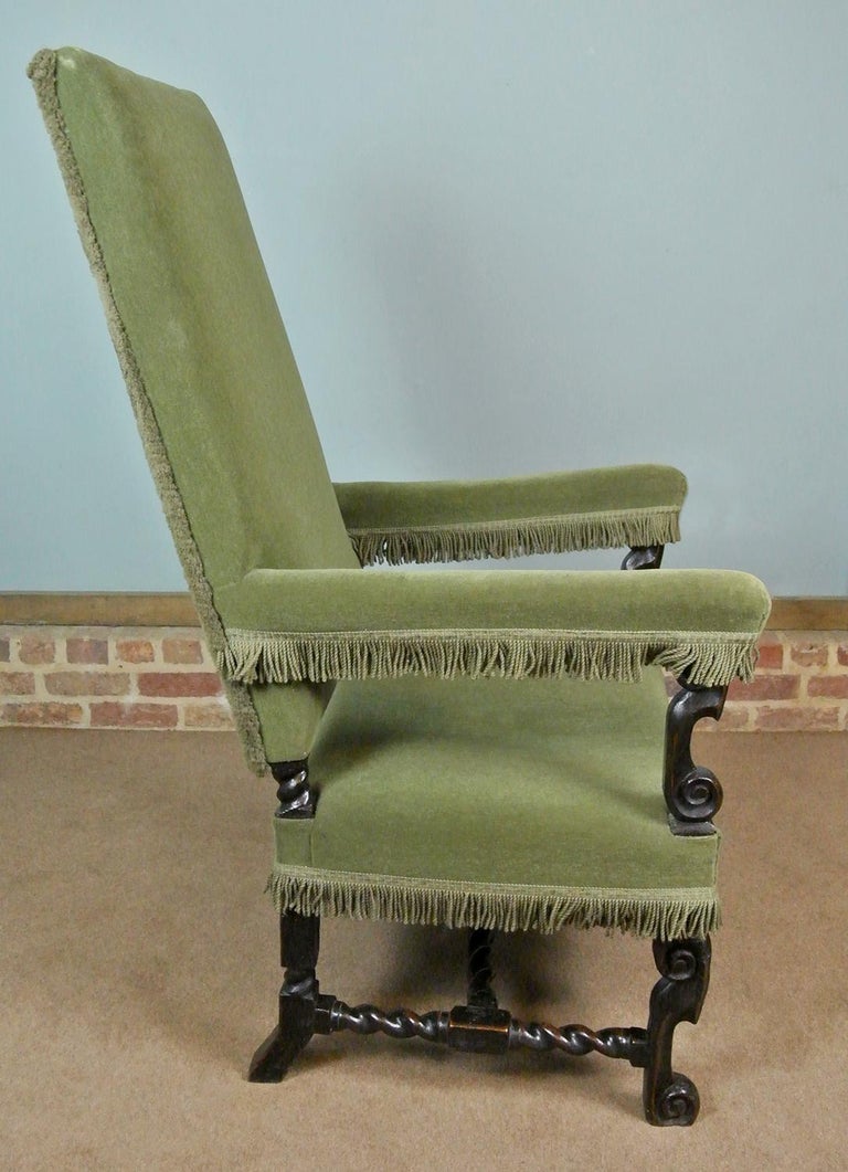 Lovely William and Mary Period Oak Armchair, c. 1690 For Sale at 1stDibs