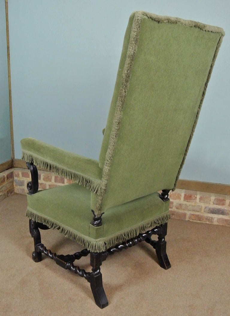 Lovely William and Mary Period Oak Armchair, c. 1690 For Sale at 1stDibs