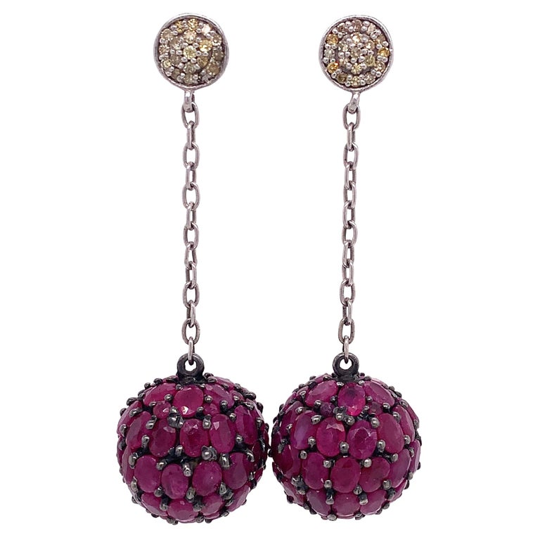 Lucea New York, Rubin Pavé-Kugel-Ohrring im Angebot bei 1stDibs