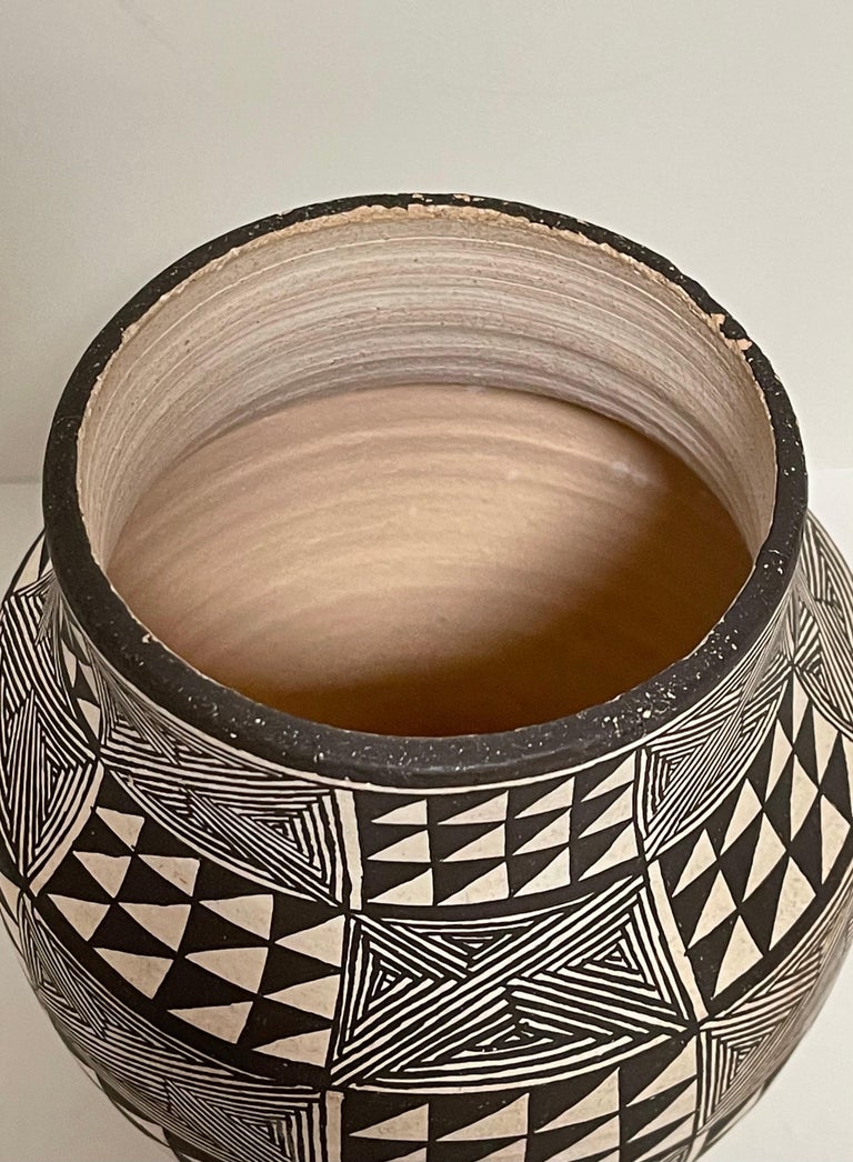 Lucy Lewis Acoma Vessel, 1984 For Sale at 1stDibs