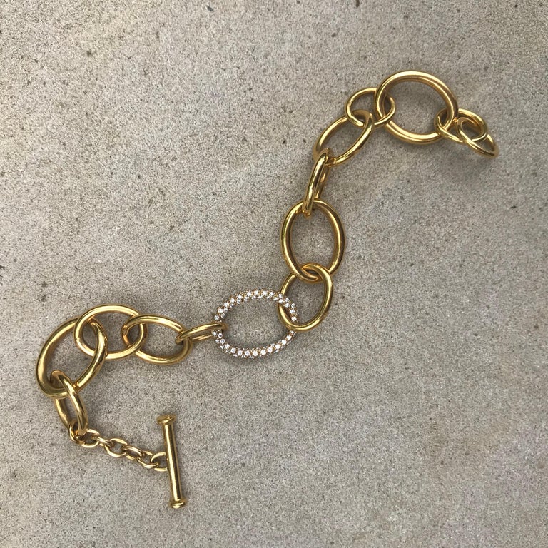 Lug Bracelet in 22 Carat Yellow Gold, 167 Internally Flawless Diamonds ...
