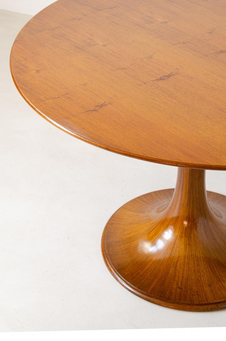 Luigi Massoni Elegant Mahogany Table For Sale at 1stDibs