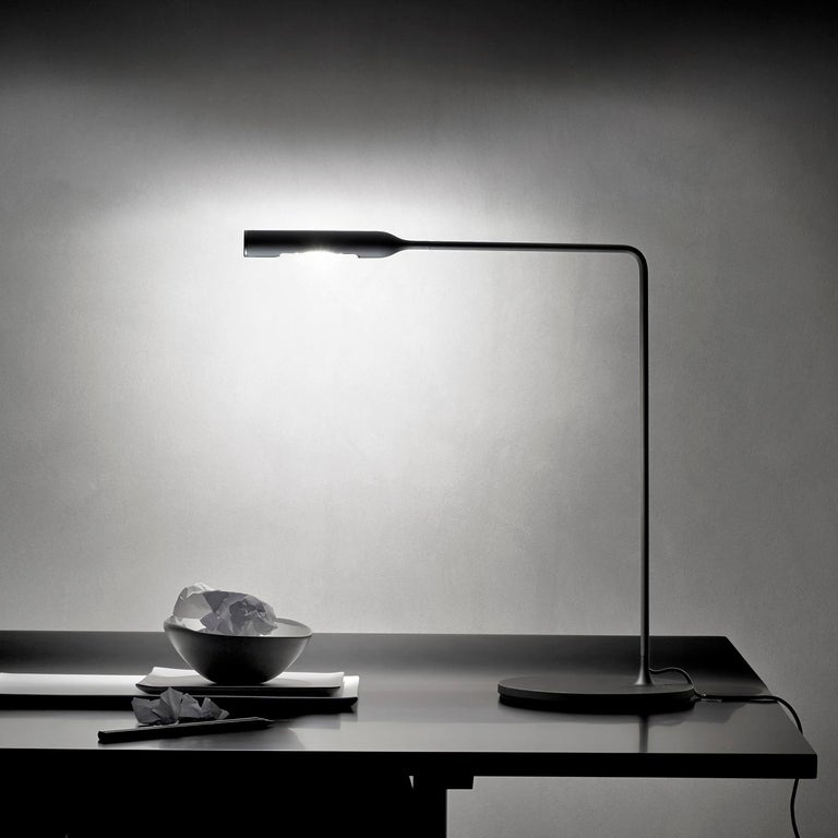 Lumina Flo Desk Lamp in Matte Red by Foster+Partners For Sale at ...