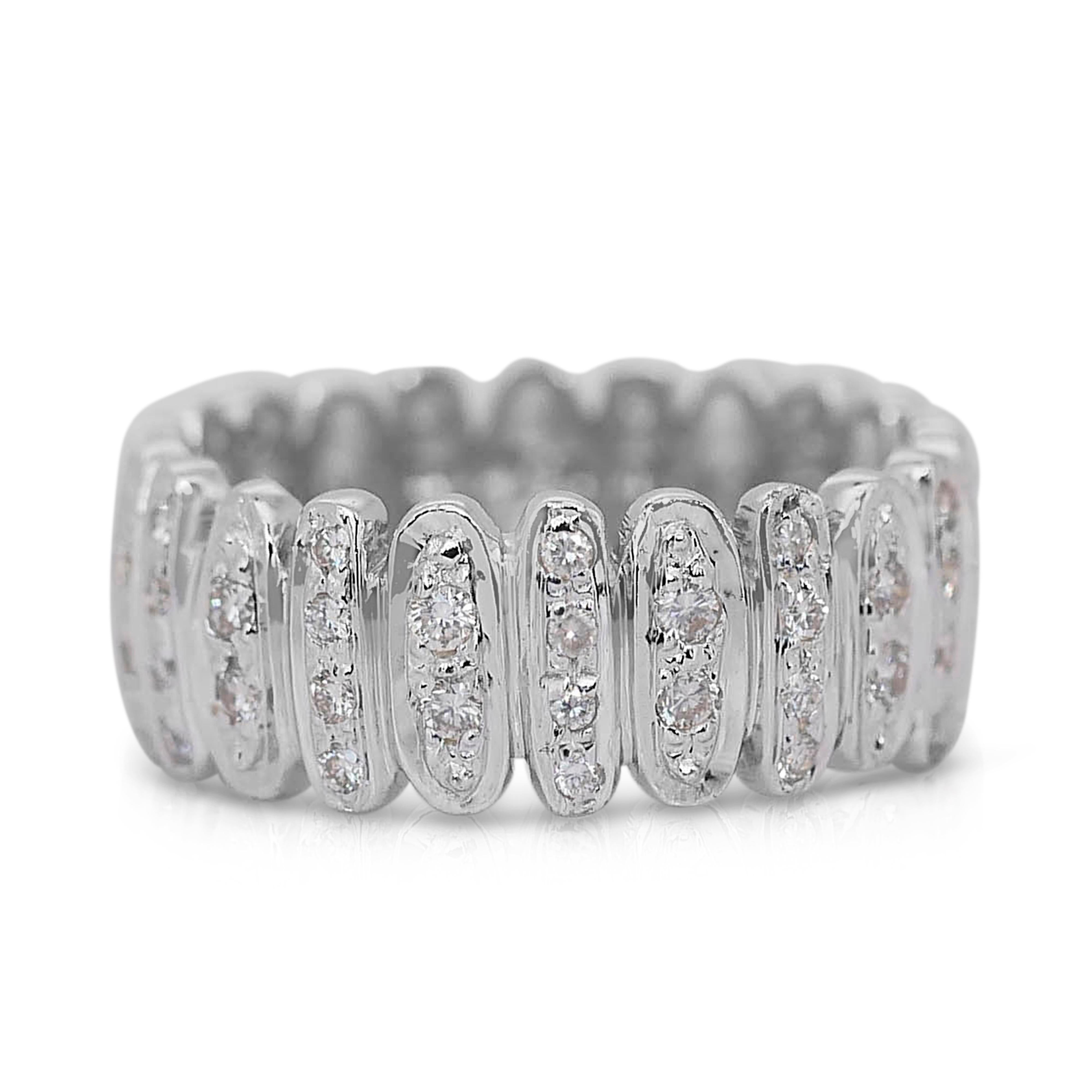 Luminous 1.03ct Natural Diamonds Ring in 18k White Gold - IGI Certified For Sale at 1stDibs