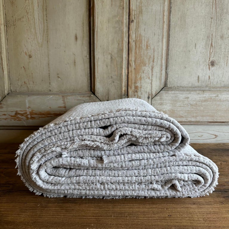 Luna French Cotton Textured Coverlet for Queen or King For Sale at 1stDibs