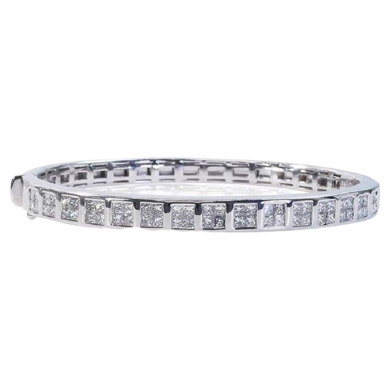 Luxurious 18K White gold Bangle with 2 Ct Natural Princess Diamonds ...
