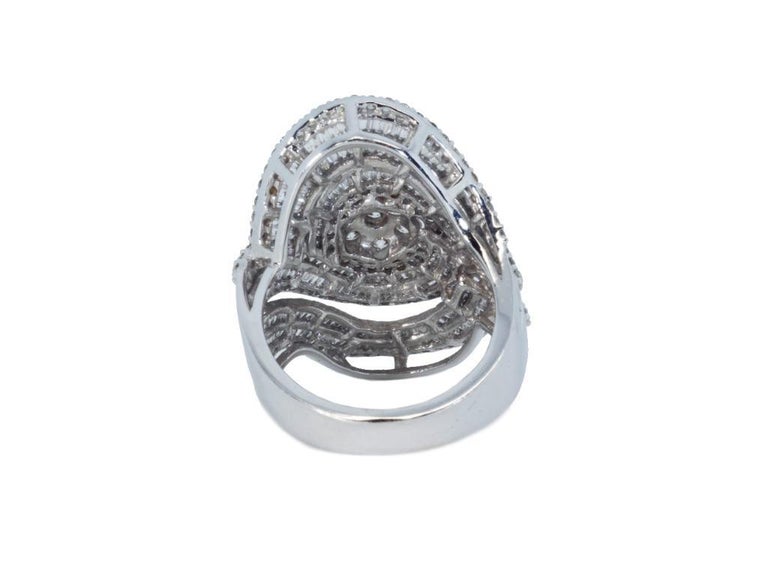 Luxurious 18K White Gold Dome Ring with 4.00 Ct Natural Diamonds For Sale at 1stDibs