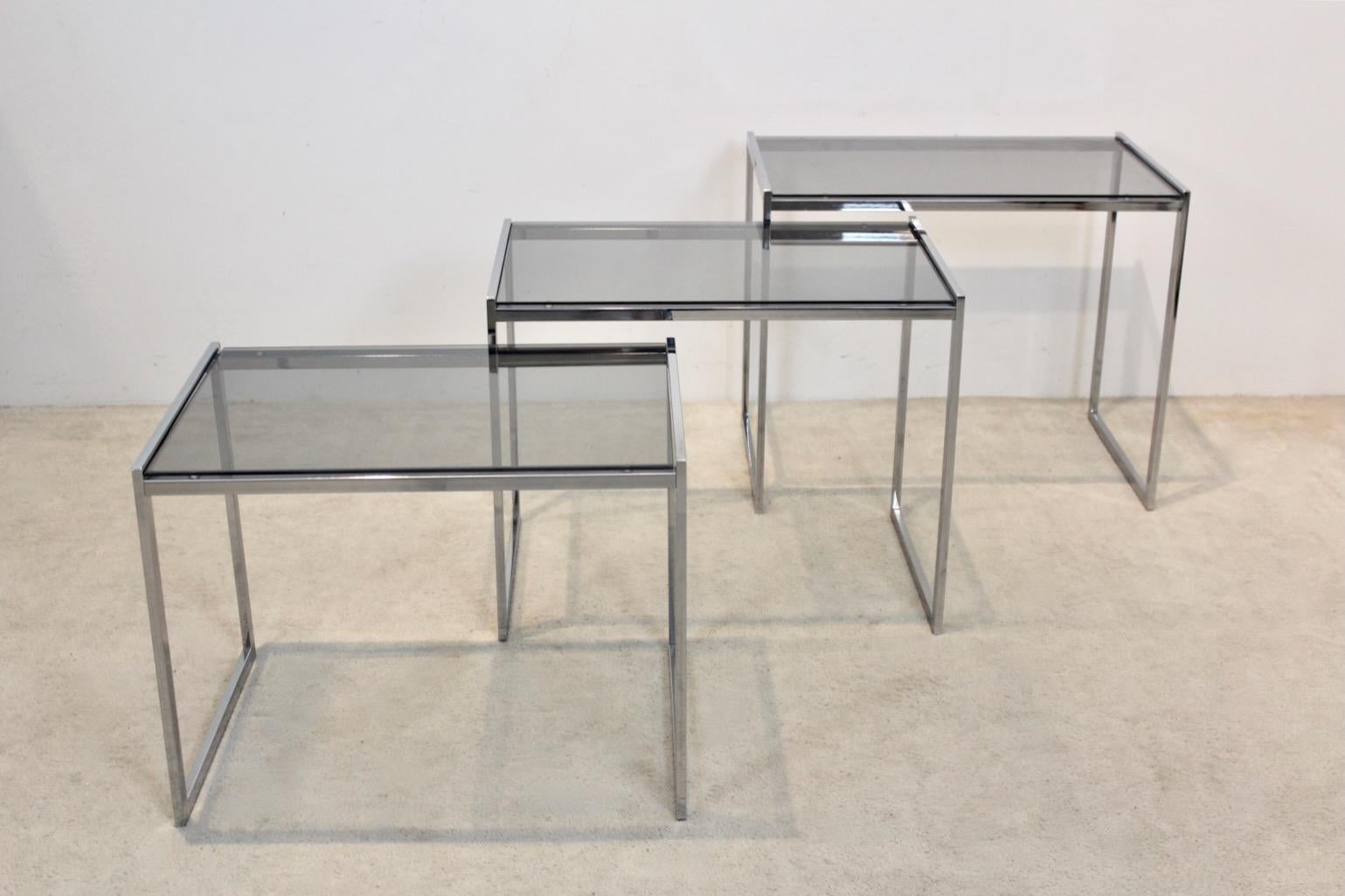 Luxurious set of Howard Miller Nesting Tables at 1stDibs