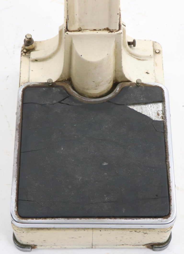 Machine Age Art Deco Doctors or Bathroom Floor Model Scale Weigh Master ...