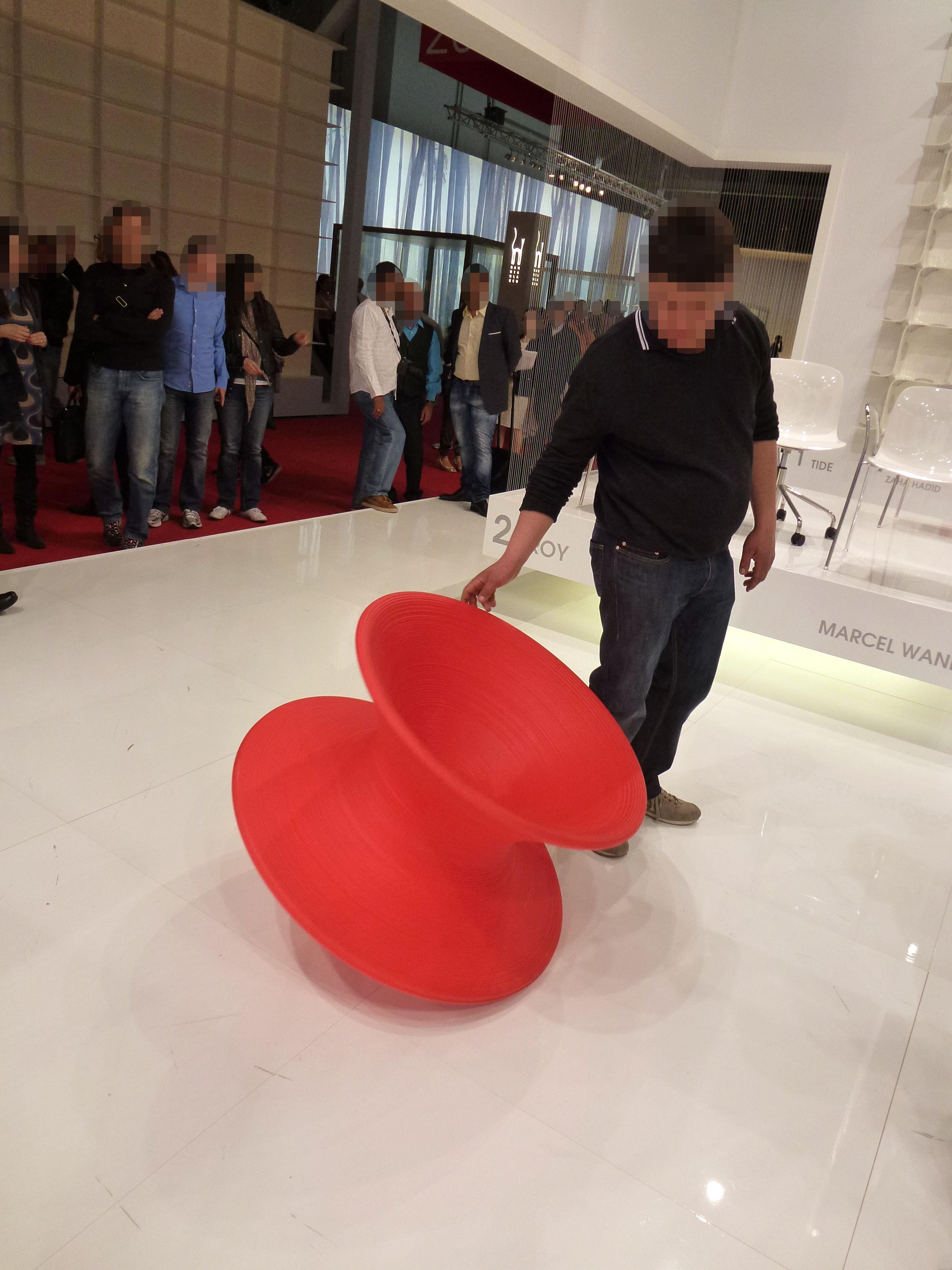 Magis - SPUN Chair - Design Thomas Heatherwick - Red For Sale at 1stDibs