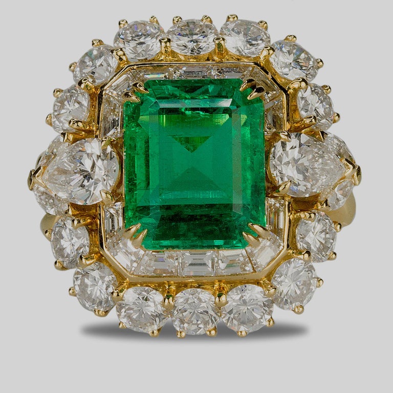 Magnificent 6.25 Carat Colombian Emerald Diamond Ring at 1stDibs