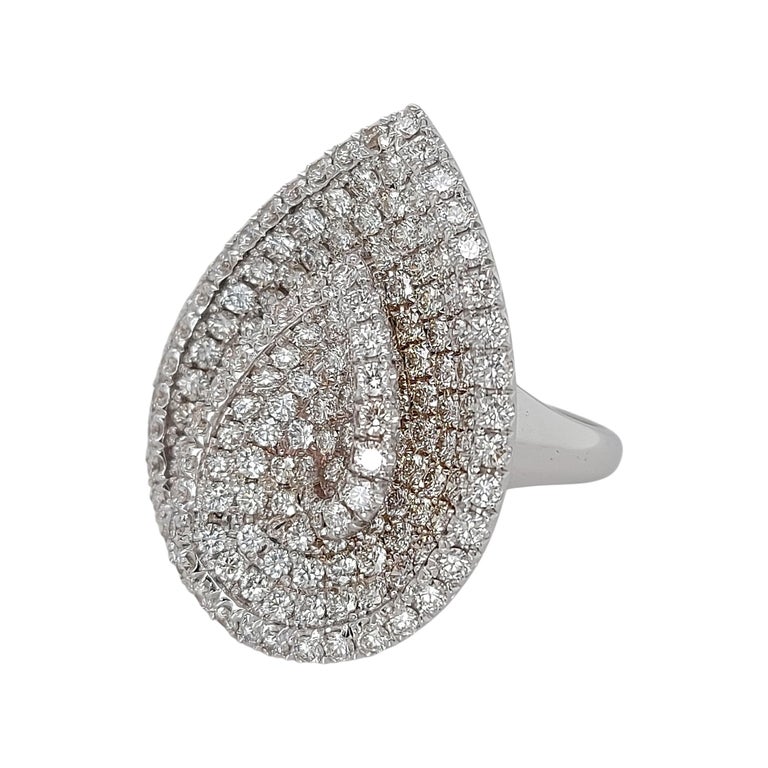 Magnificent 18kt Gold Pavé Diamond Pear Shape Ring For Sale at 1stDibs