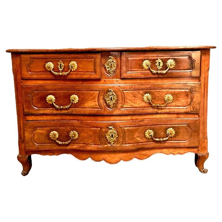 Magnificent 18th Century French Serpentine Commode For Sale at 1stDibs