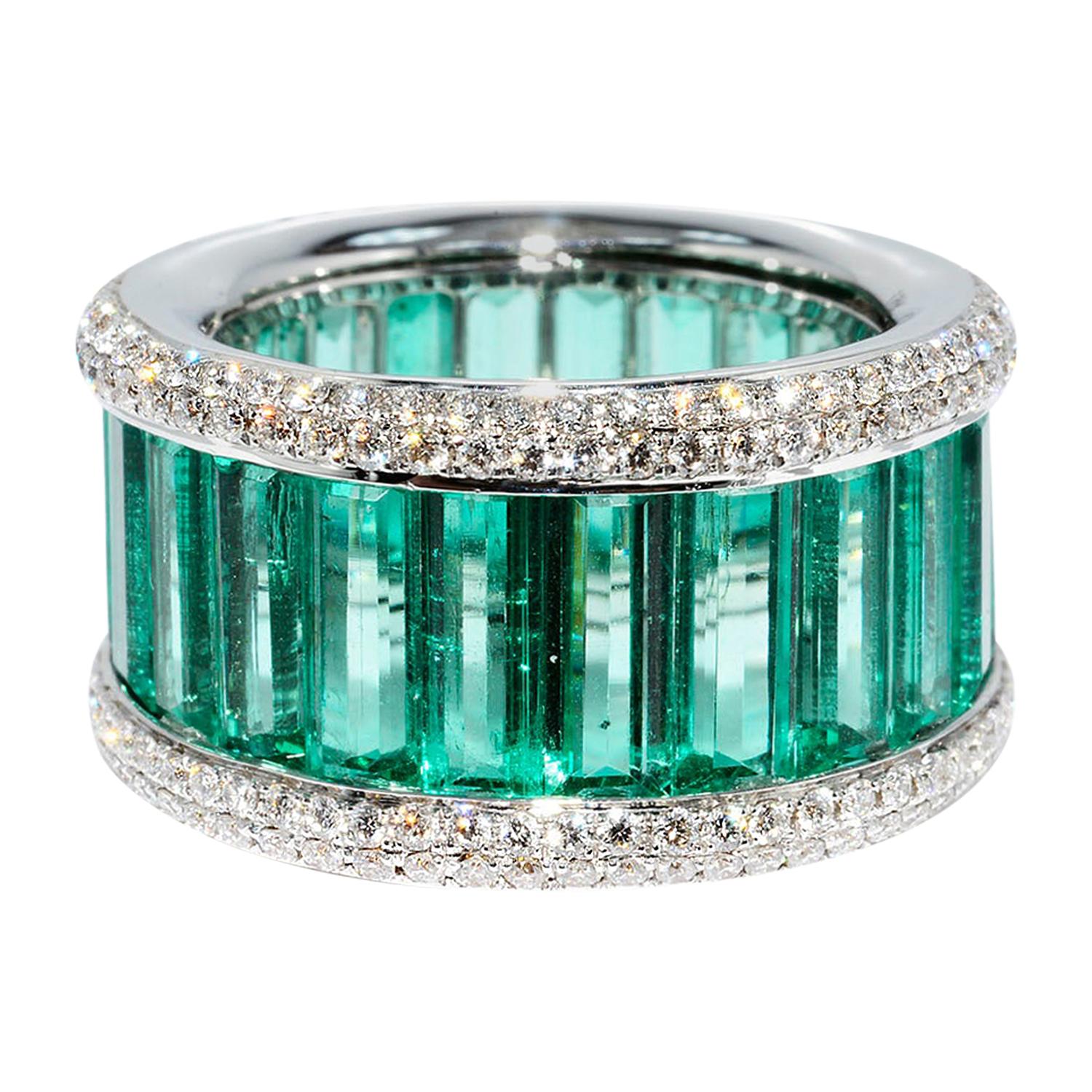 Magnificent Colombian Emerald and Diamond Ring 18 Karat White Gold For ...