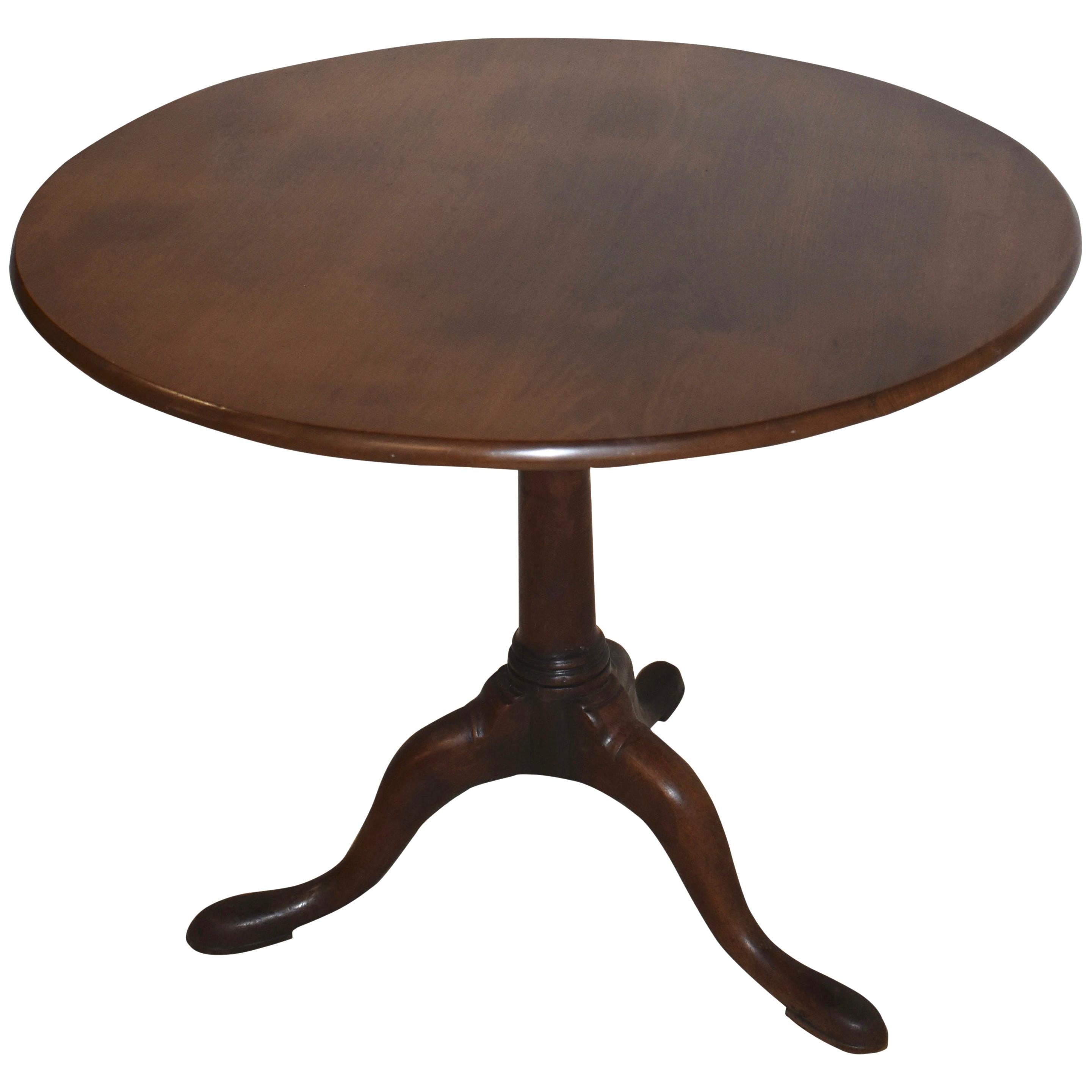 Mahogany American Colonial Tilt-Top Table, circa 1860 at 1stDibs