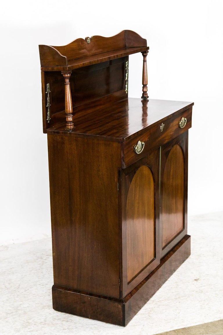 Mahogany English Regency Buffet/Server For Sale at 1stDibs