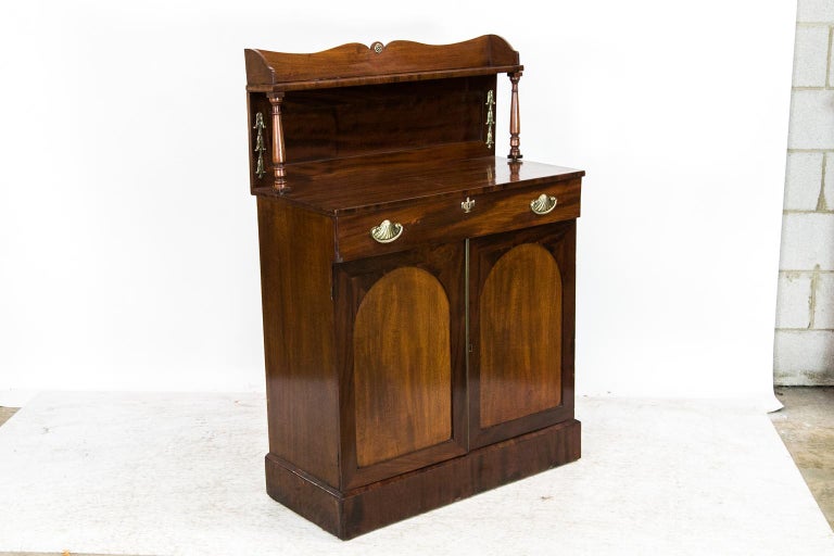 Mahogany English Regency Buffet/Server For Sale at 1stDibs