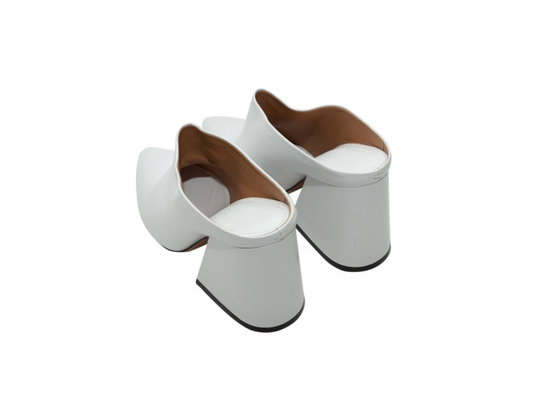 Maison Margiela White Pointed-Toe Leather Mules For Sale at 1stDibs ...