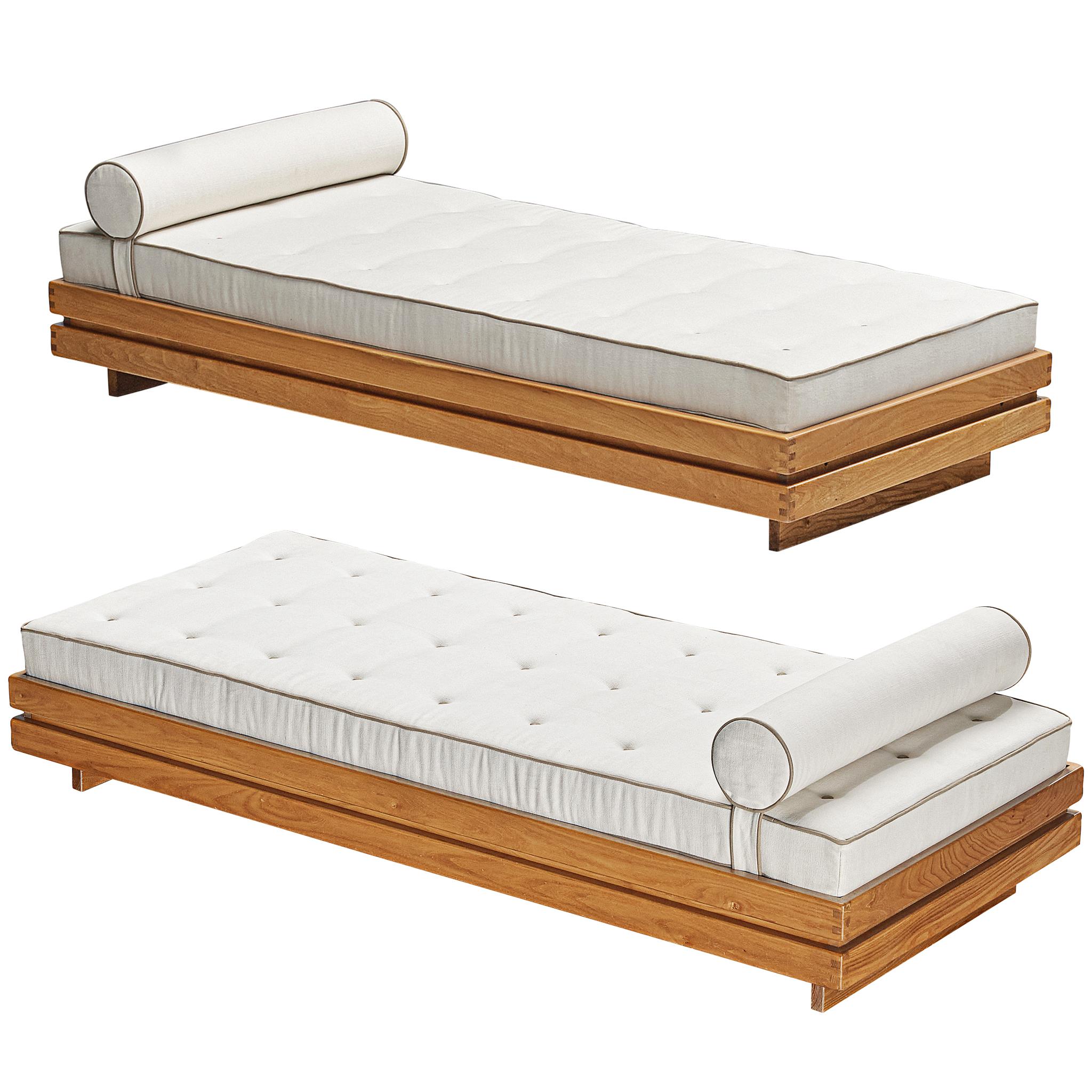 Maison Regain Daybeds in White Upholstery and Elm For Sale at 1stDibs