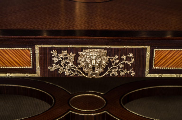 Majestic-Tisch im Louis-Seize-Stil im Angebot bei 1stDibs