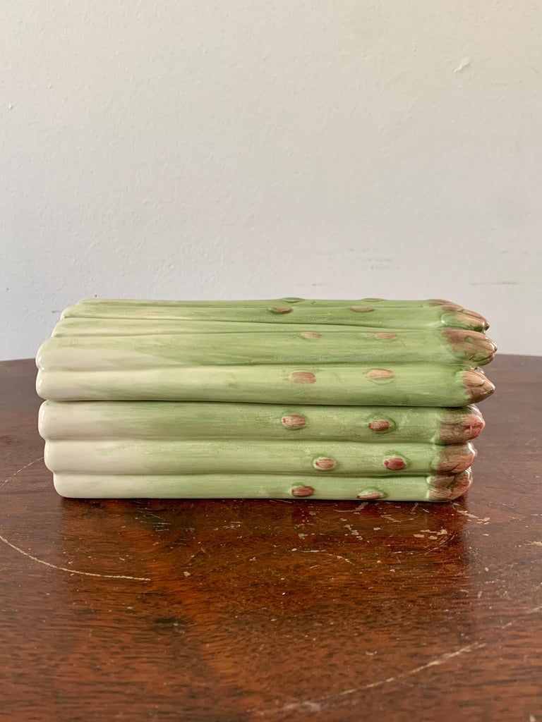 Majolica Ceramic Trompe l'Oeil Asparagus Covered Box For Sale at 1stDibs