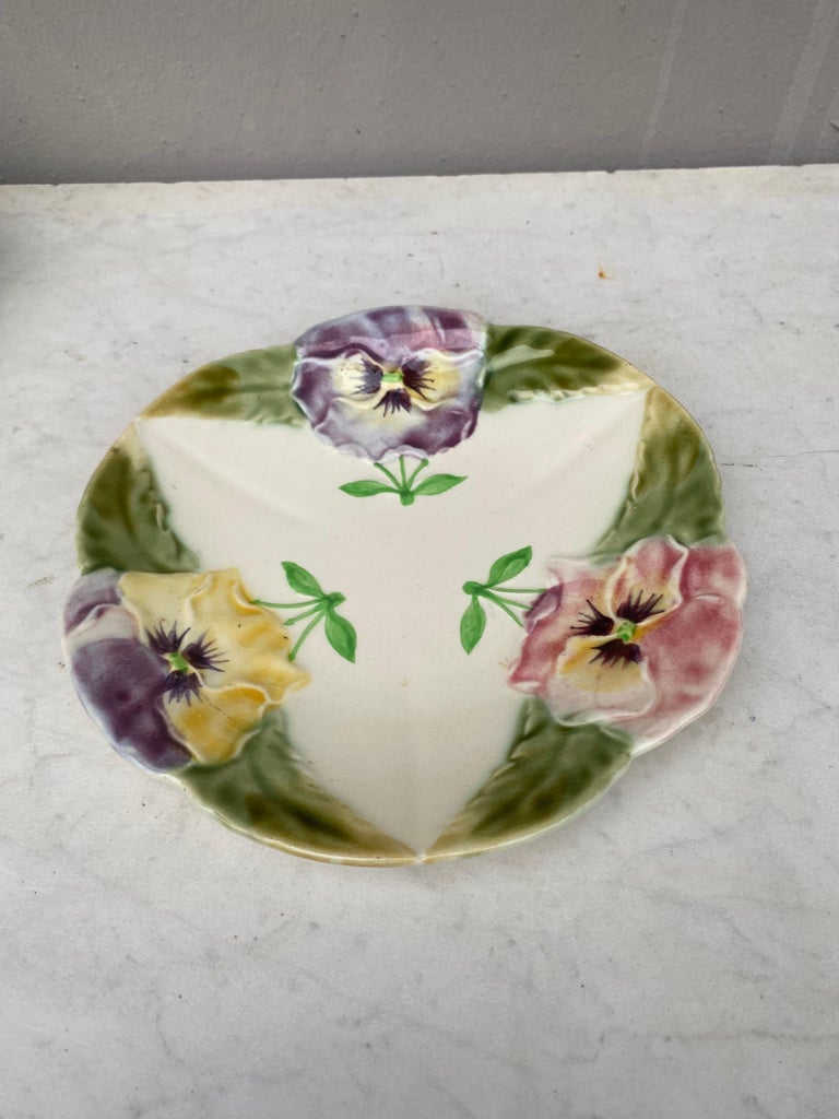 Majolica Pansy Plate Choisy le Roi, circa 1880 For Sale at 1stDibs