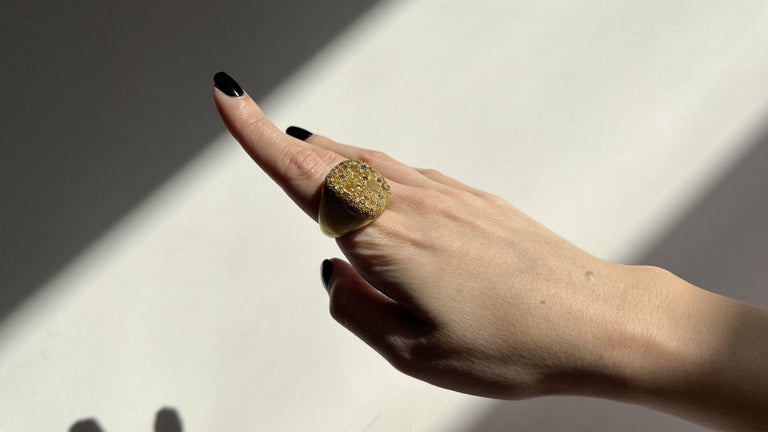 Malak 18k Gold Square Ring with Icy Diamonds For Sale at 1stDibs