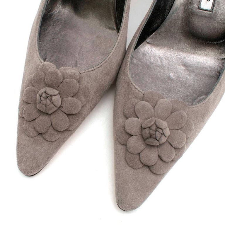 Manolo Blahnik Grey Suede Kitten Heel Pumps 36.5 For Sale at 1stDibs | grey suede kitten heels
