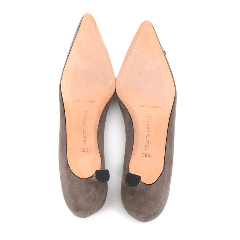 Manolo Blahnik Grey Suede Kitten Heel Pumps 36.5 For Sale at 1stDibs | grey suede kitten heels