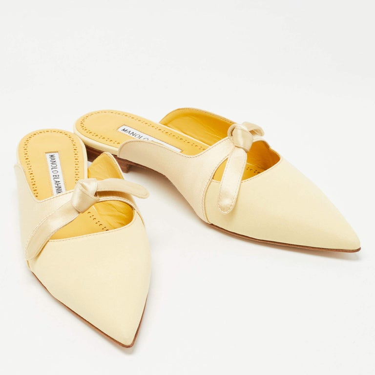 Manolo Blahnik Light Yellow Satin Mules Size 36.5 For Sale at 1stDibs