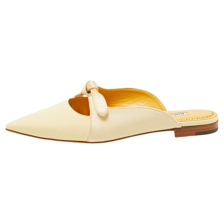 Manolo Blahnik Light Yellow Satin Mules Size 36.5 For Sale at 1stDibs