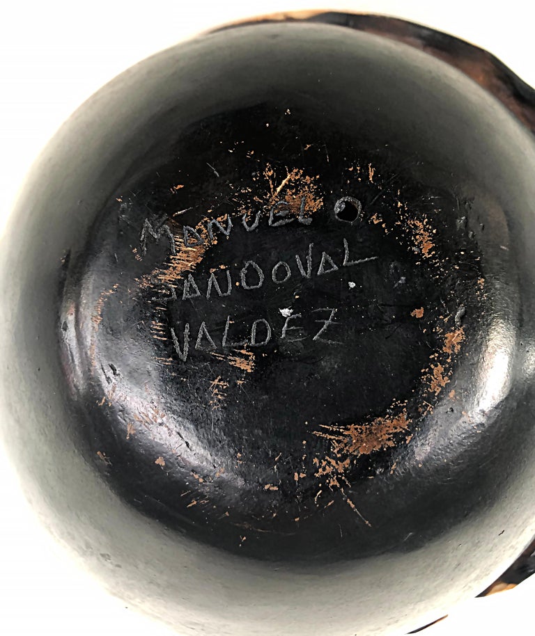 Manuel Sandoval Valez Latin American Figurative Ceramic Sculpture of a Couple For Sale at 1stDibs