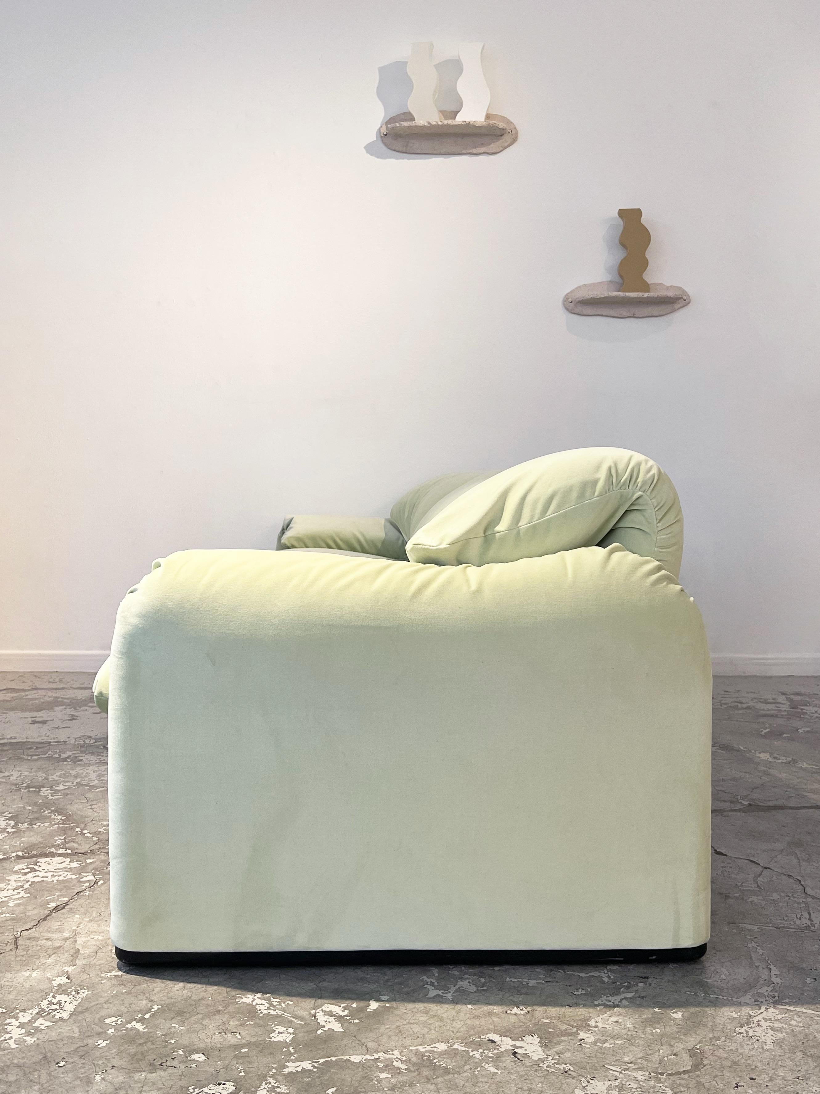 Maralunga 3-seater sofa by Vico Magistretti for Cassina Italy 1973 For ...