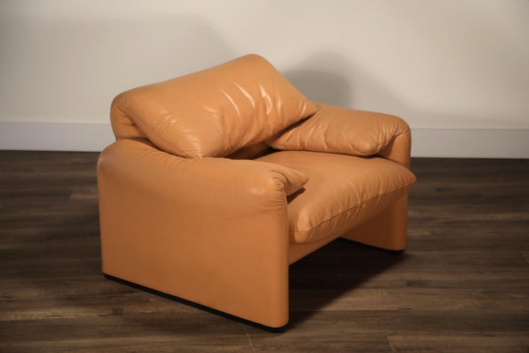 Maralunga Club Chair And Loveseat By Vico Magistretti For Cassina