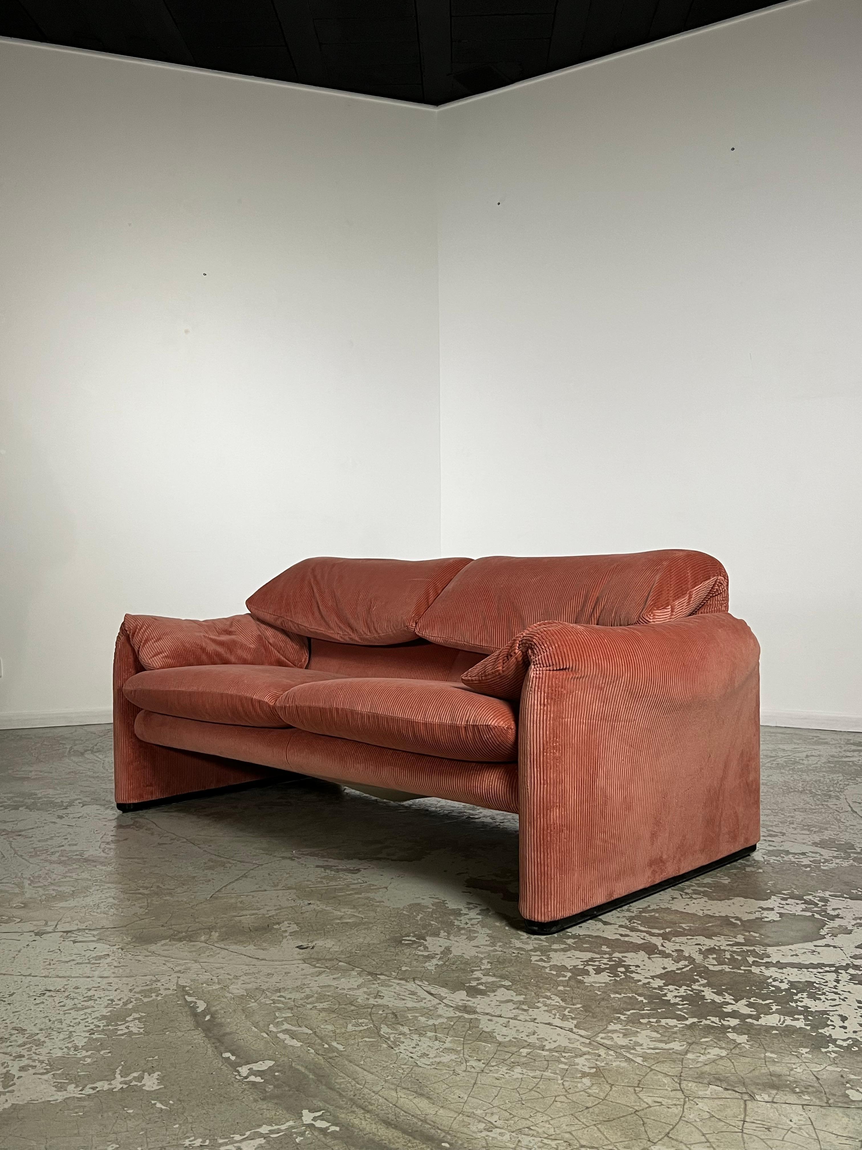 Maralunga Sofa by Vico Magistretti for Cassina, Italy, 1973 For Sale at 1stDibs