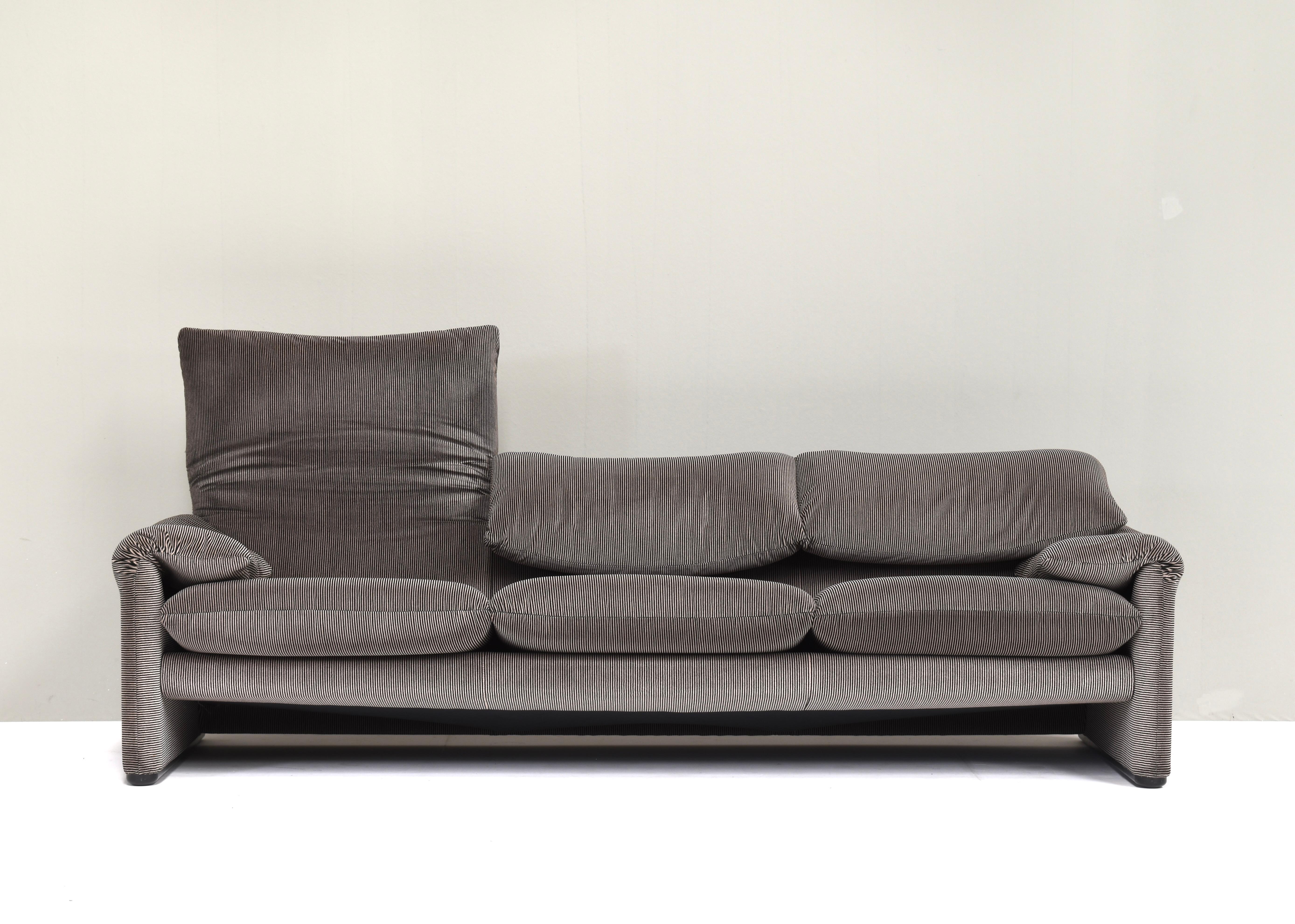 Maralunga Sofa in Iconic Original Mohair by Vico Magistretti for Cassina, 1973 For Sale at ...