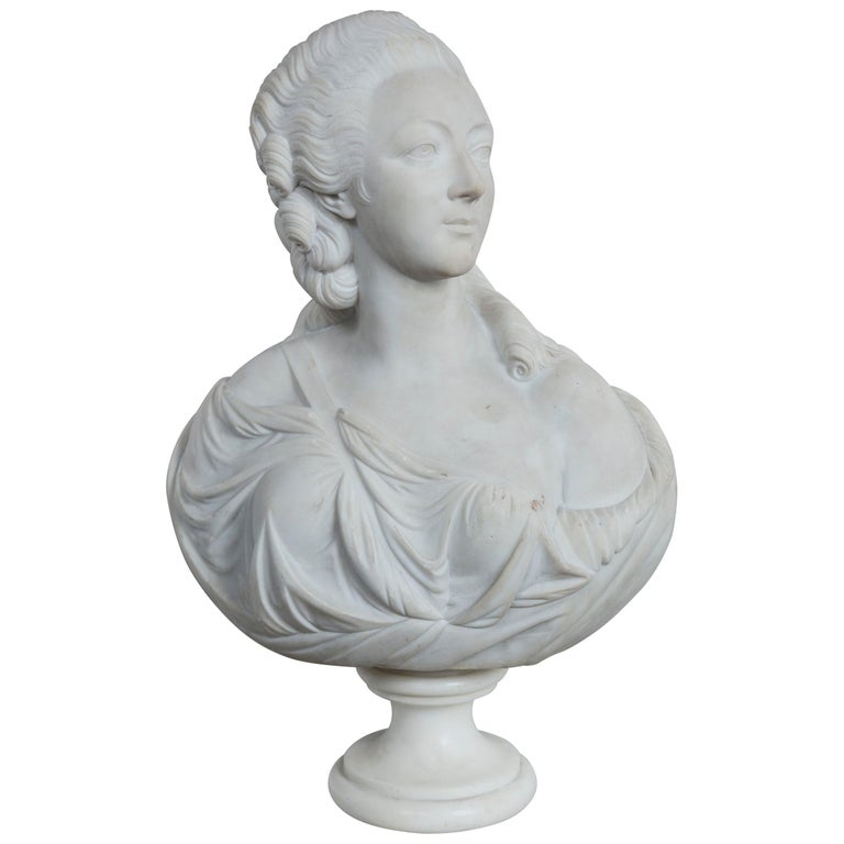 Marble Bust of an Elegant Lady For Sale at 1stDibs