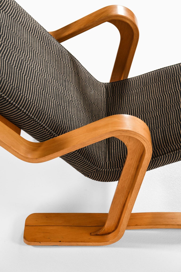 Marcel Breuer Lounge Chair Produced by Isokon For Sale at 1stDibs
